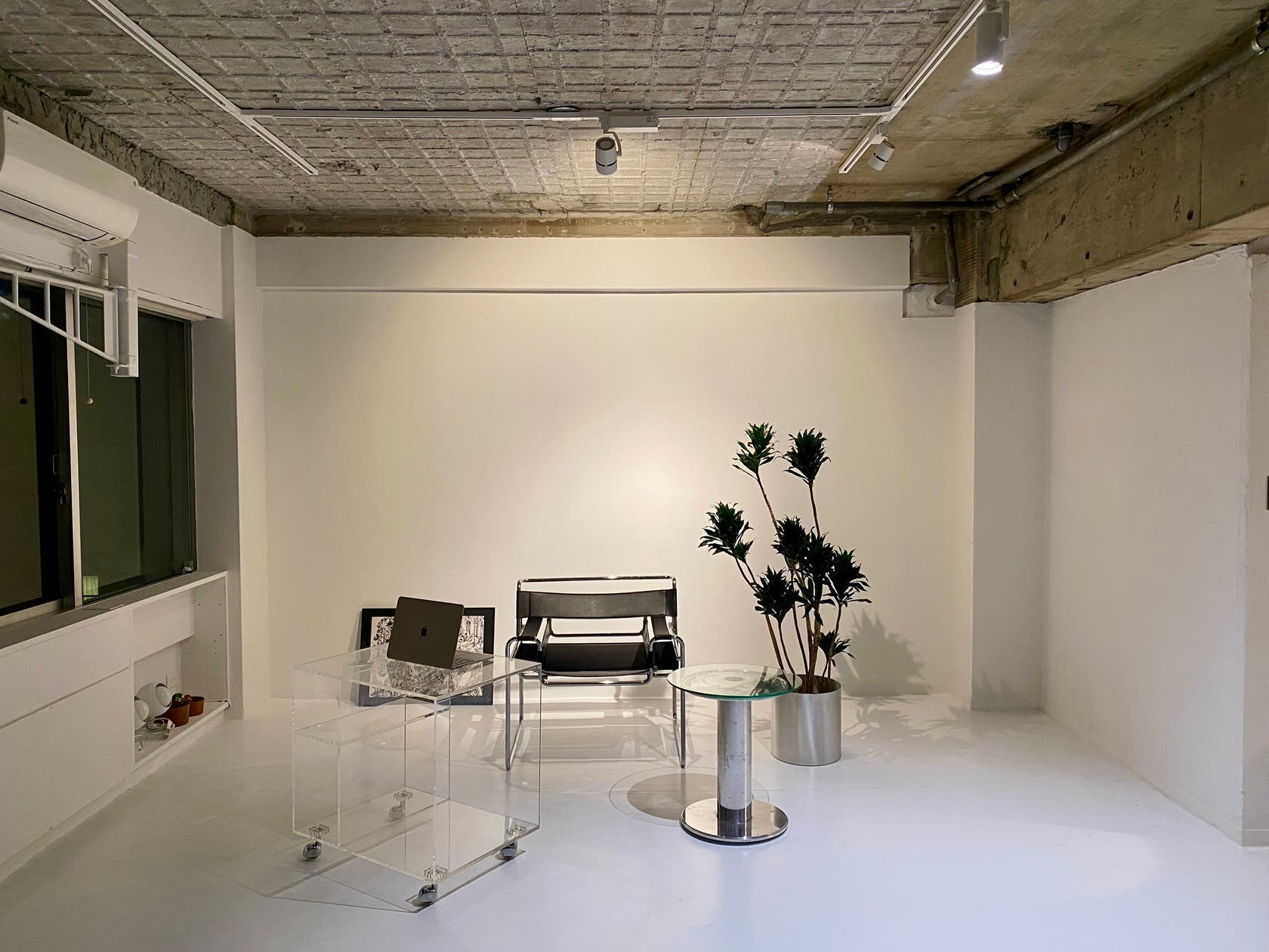 【六本木】アパレルチームが立ち上げたHOUSE studio!!　　　|白ホリ・自然光 |ヴィンテージ什器多数の写真8