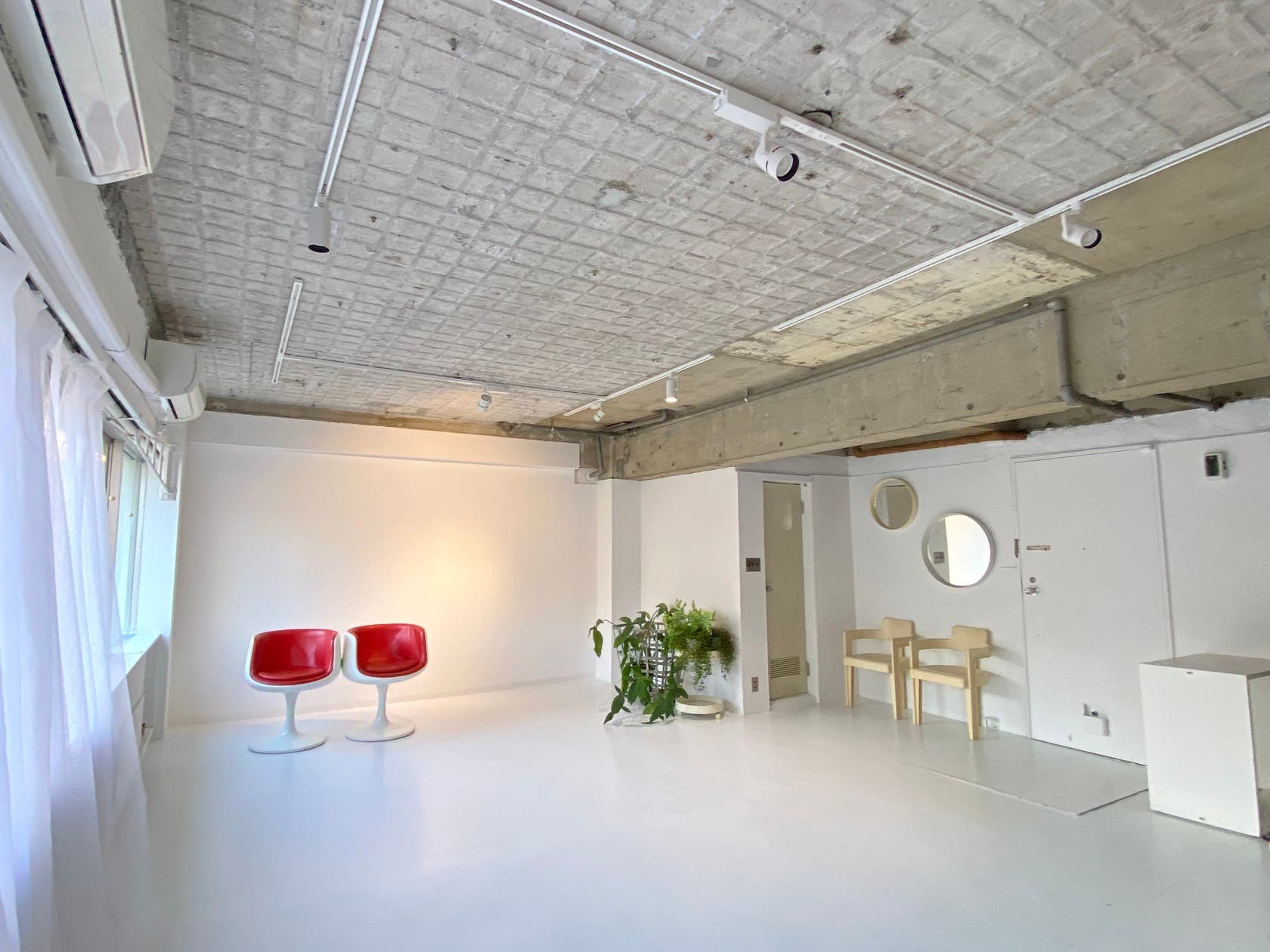 【六本木】アパレルチームが立ち上げたHOUSE studio!!　　　|白ホリ・自然光 |ヴィンテージ什器多数の写真2