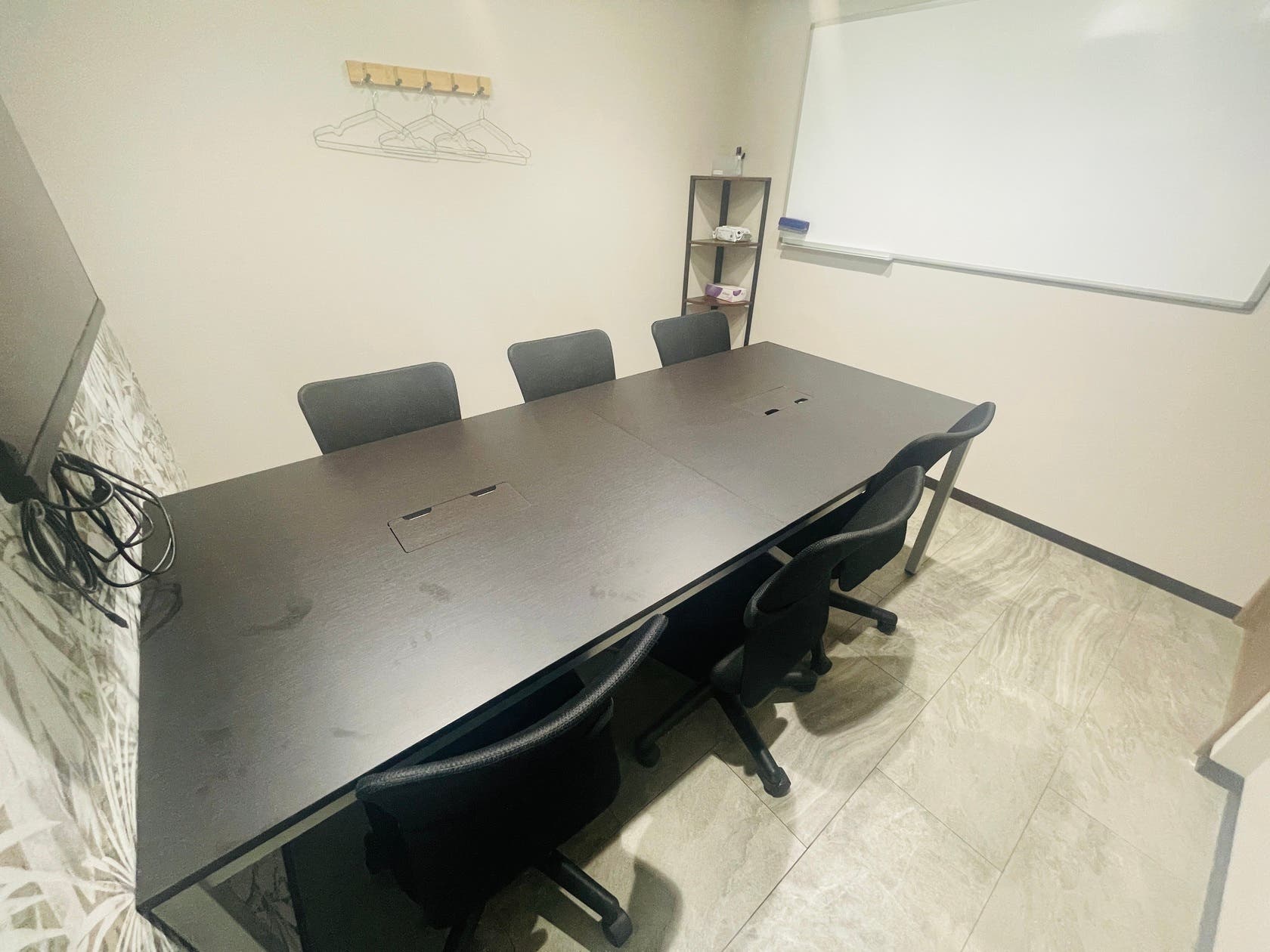 【西葛西駅から徒歩1分】モニター・フリードリンク付き6名会議室（Room D）※予約時間前は入室不可の写真9