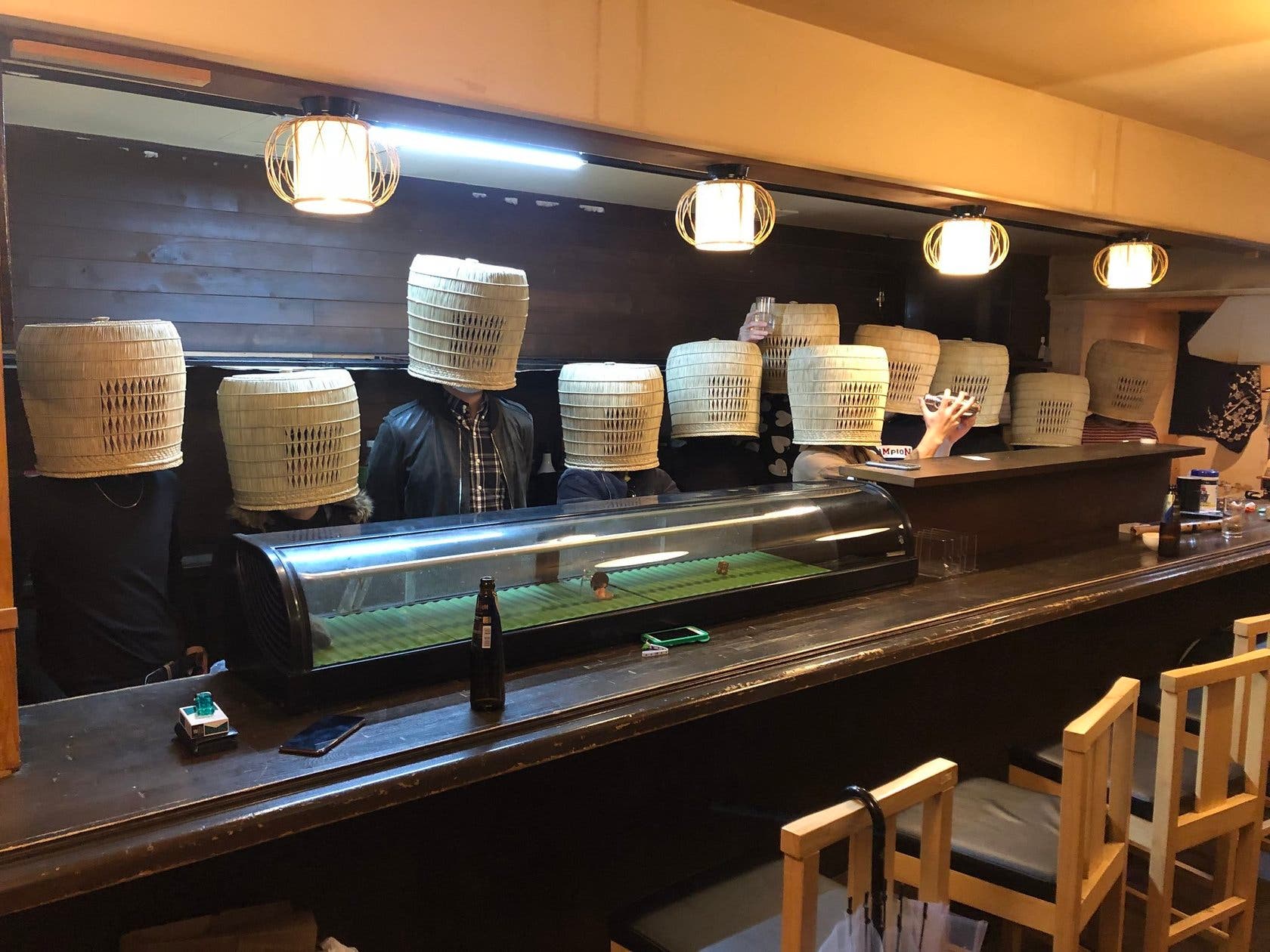 新宿御苑前駅から早歩き1分の写真1