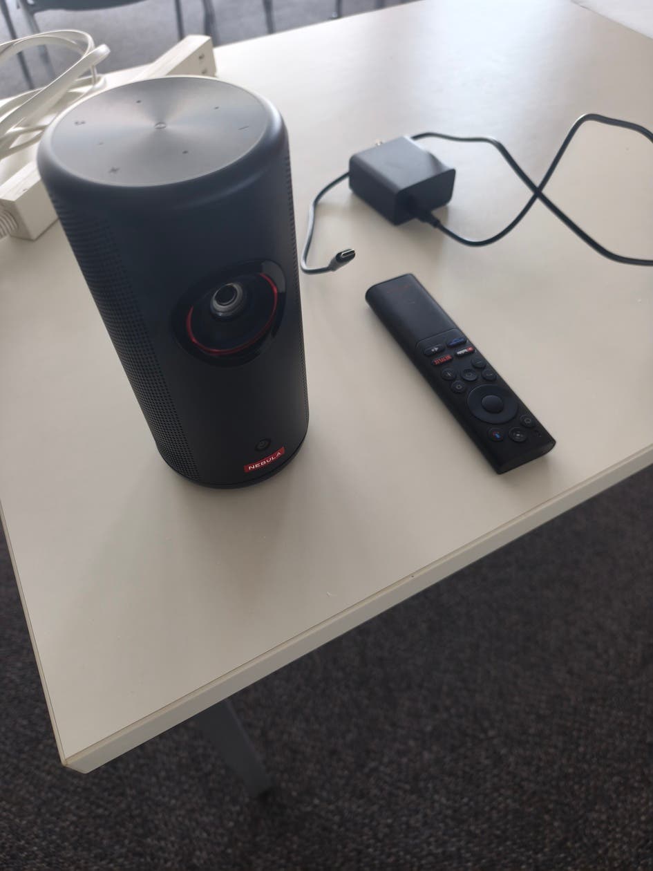 プロジェクターの画像1