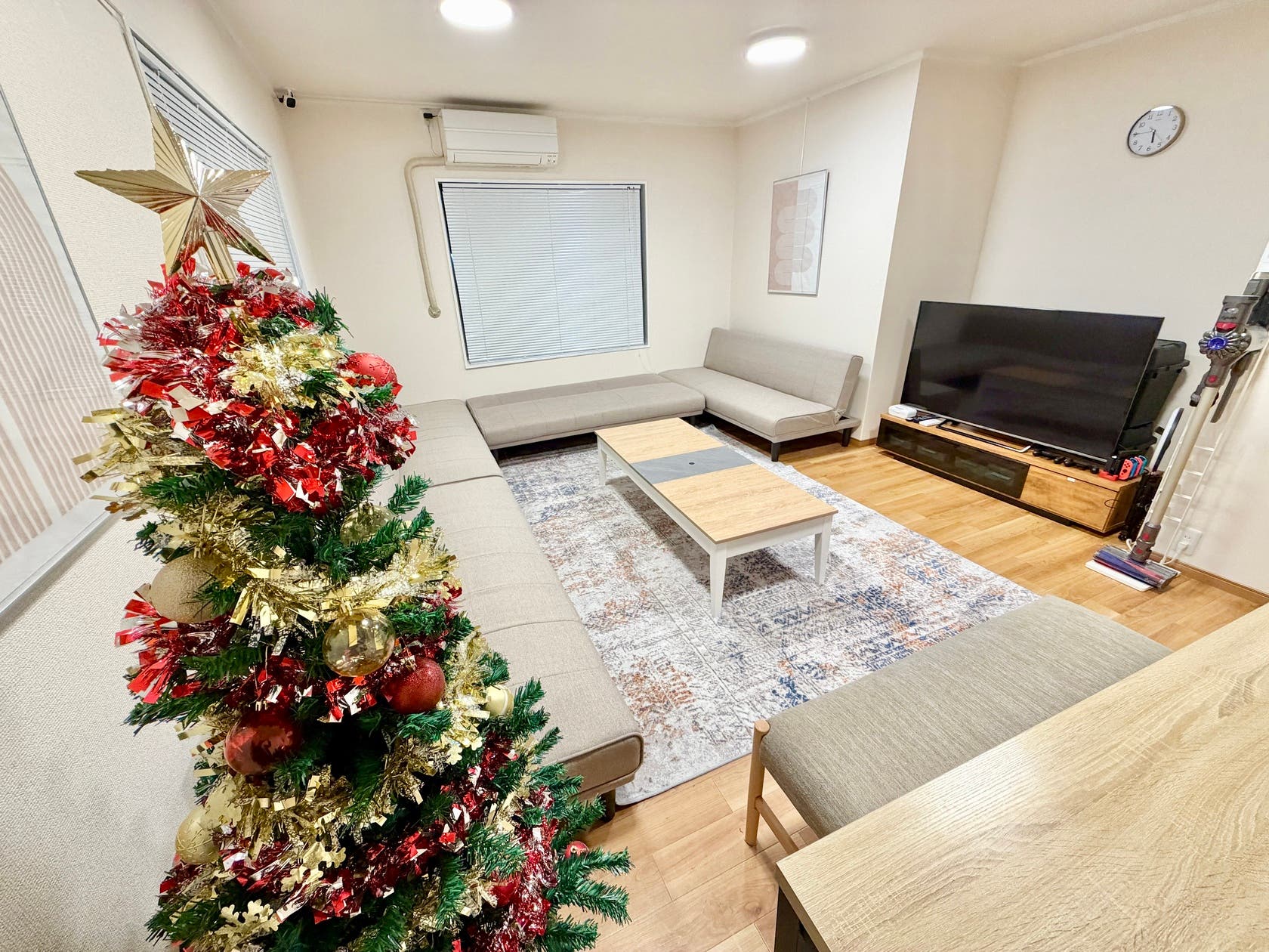 【無料駐車場あり】最大15名様✨誕生会/歓送迎会/デート/女子会/撮影/同窓会に🎉地域最大！24時間営業📣の写真1