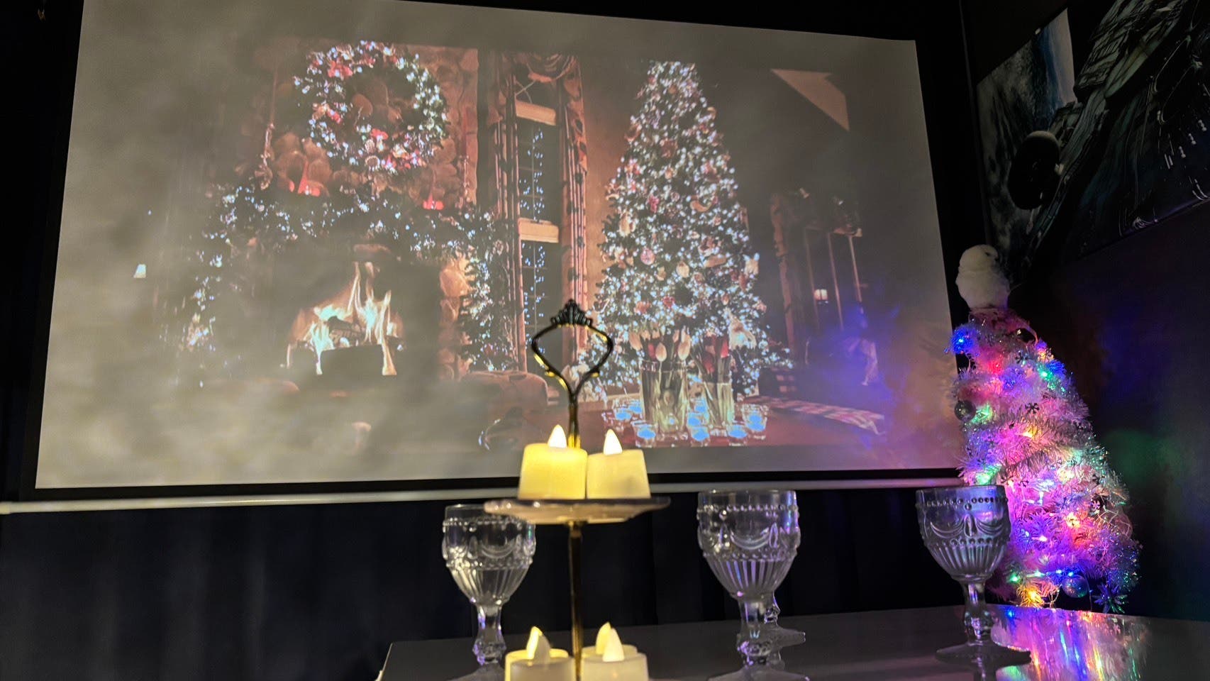 ぬくぬく🥰こたつ&クリスマス🎄ツリー装飾のお部屋でパーティー🎂✨🎞️まったりおうちデート😘✨コスプレ・推し活・動画配信の写真4