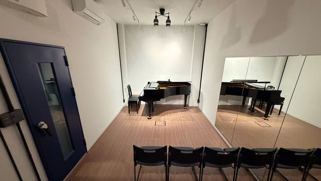 【Aスタジオ】桂駅徒歩2分◎グランドピアノ常設、レッスン・録音録画・アンサンブル・ミニコンサート向けクラシック専用スタジオの写真3