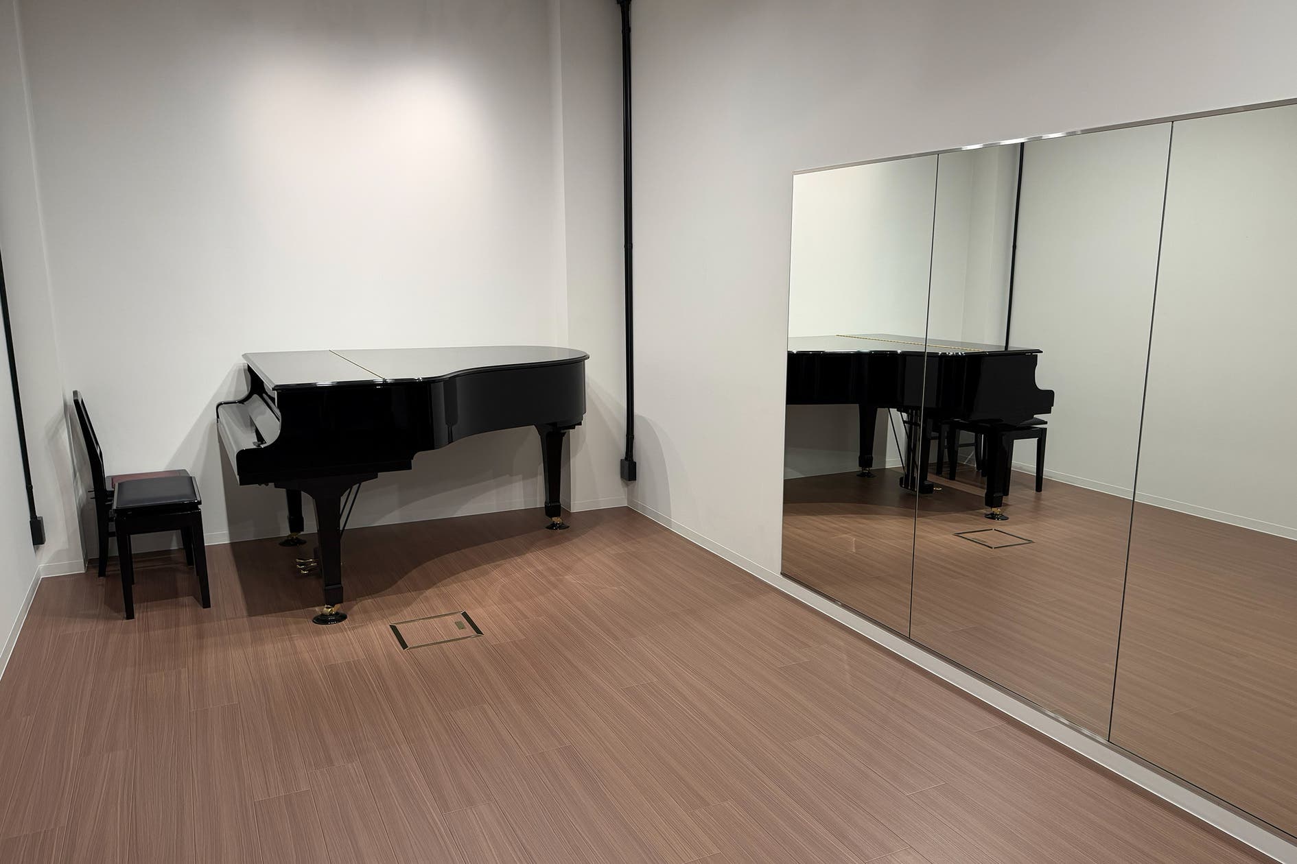 【Aスタジオ】桂駅徒歩2分◎グランドピアノ常設、レッスン・録音録画・アンサンブル・ミニコンサート向けクラシック専用スタジオの写真5