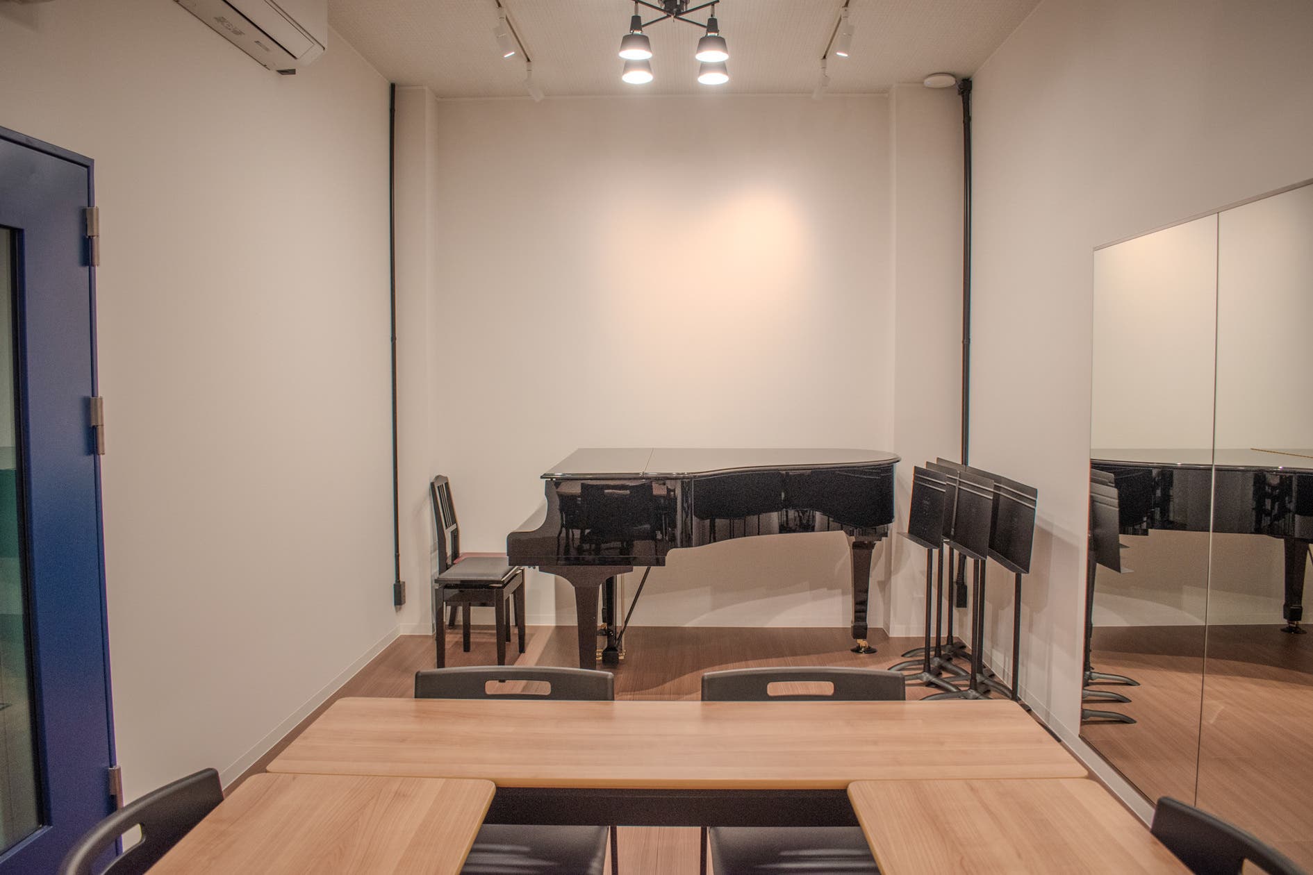 【Aスタジオ】桂駅徒歩2分◎グランドピアノ常設、レッスン・録音録画・アンサンブル・ミニコンサート向けクラシック専用スタジオの写真9