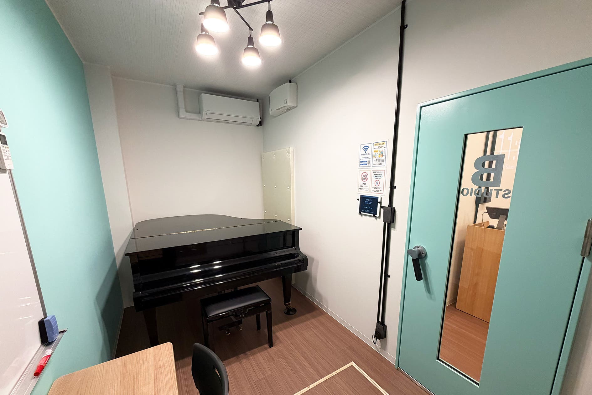 【Bスタジオ】桂駅徒歩2分◎グランドピアノ常設、個人練習・レッスン・伴奏合わせに最適なクラシック専用防音ピアノスタジオの写真1