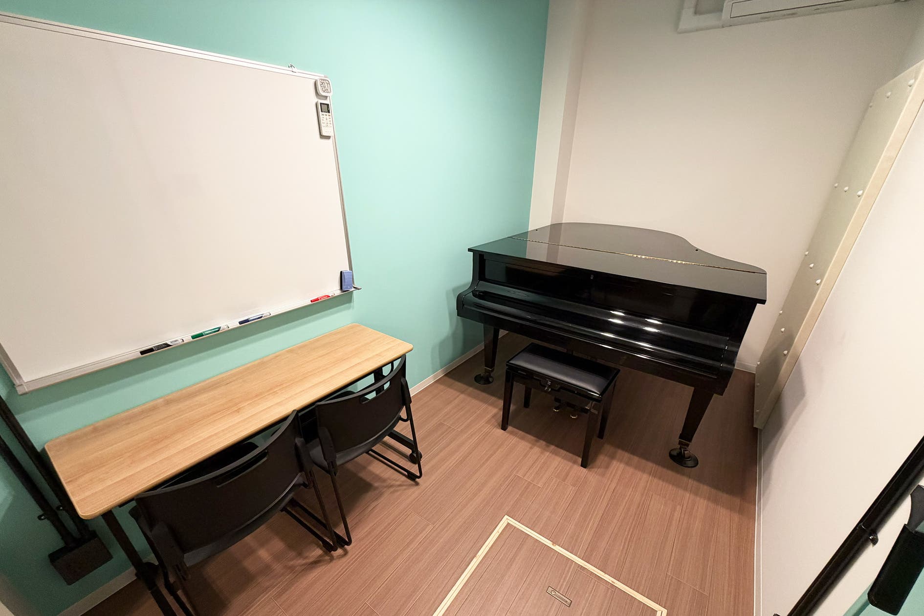【Bスタジオ】桂駅徒歩2分◎グランドピアノ常設、個人練習・レッスン・伴奏合わせに最適なクラシック専用防音ピアノスタジオの写真2