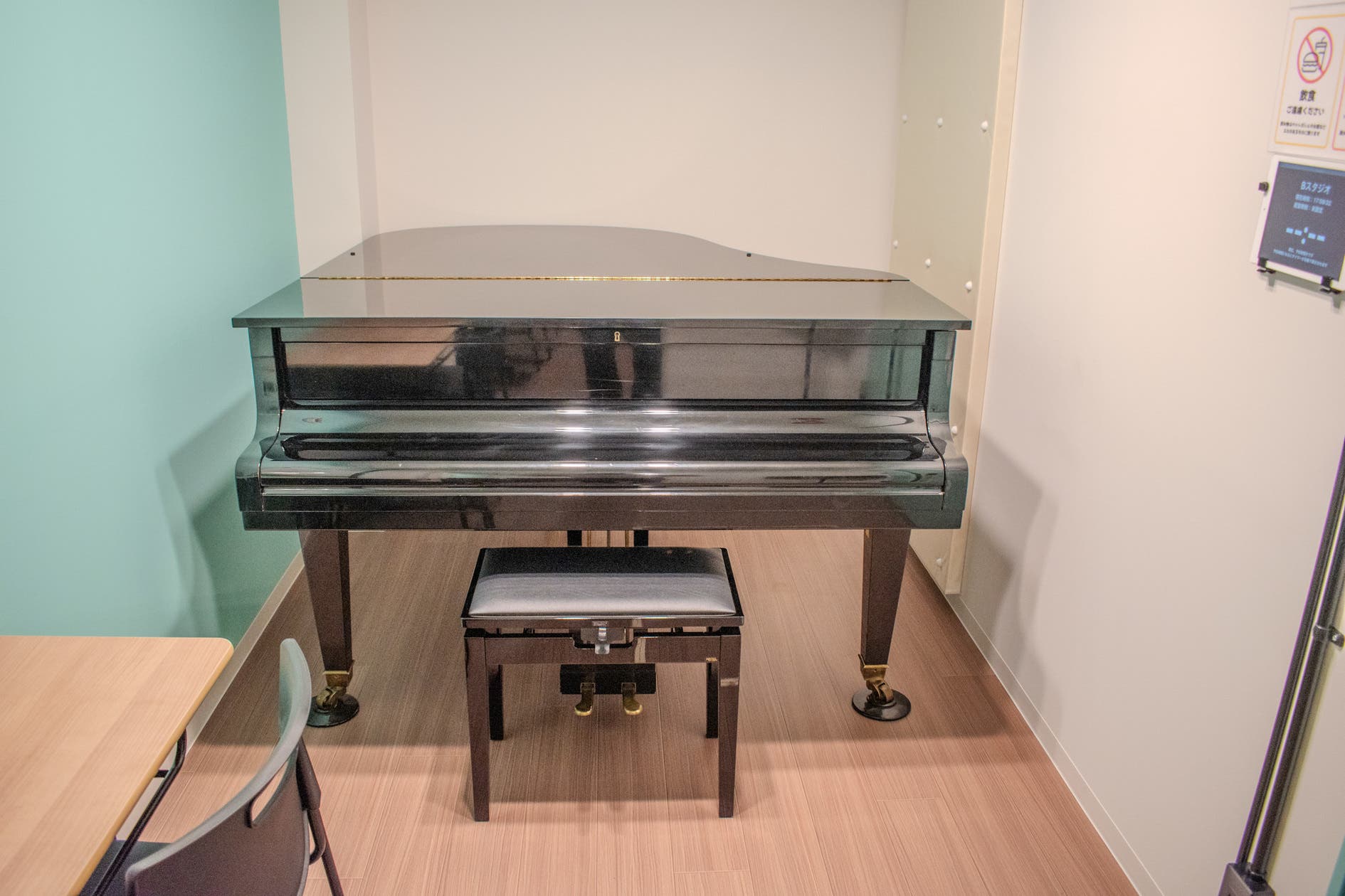 【Bスタジオ】桂駅徒歩2分◎グランドピアノ常設、個人練習・レッスン・伴奏合わせに最適なクラシック専用防音ピアノスタジオの写真4