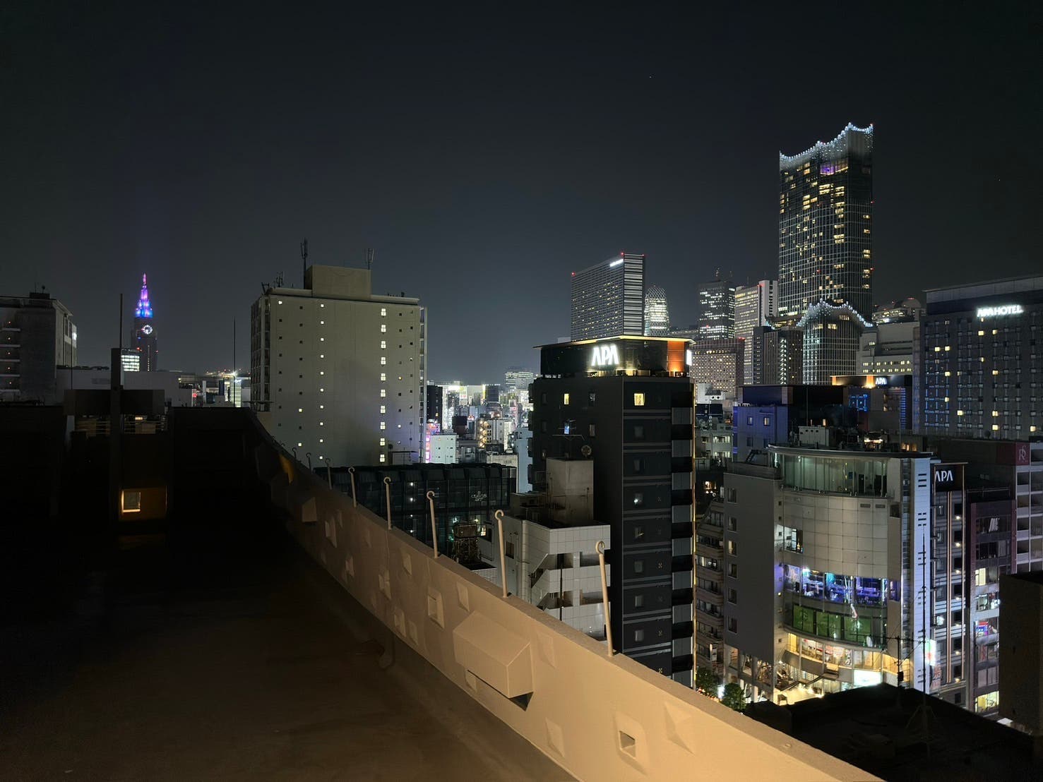 【110+R】新宿・歌舞伎町｜最上階SkyLab付帯の屋上絶景スタジオ｜撮影・配信・SNSの写真11