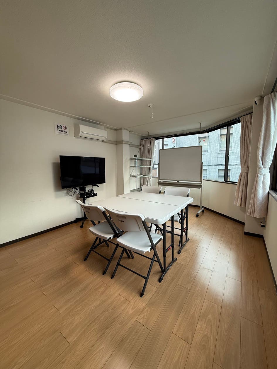 大森駅徒歩5分、商店街沿いにある24時間利用可能の多目的レンタルスペースの写真1