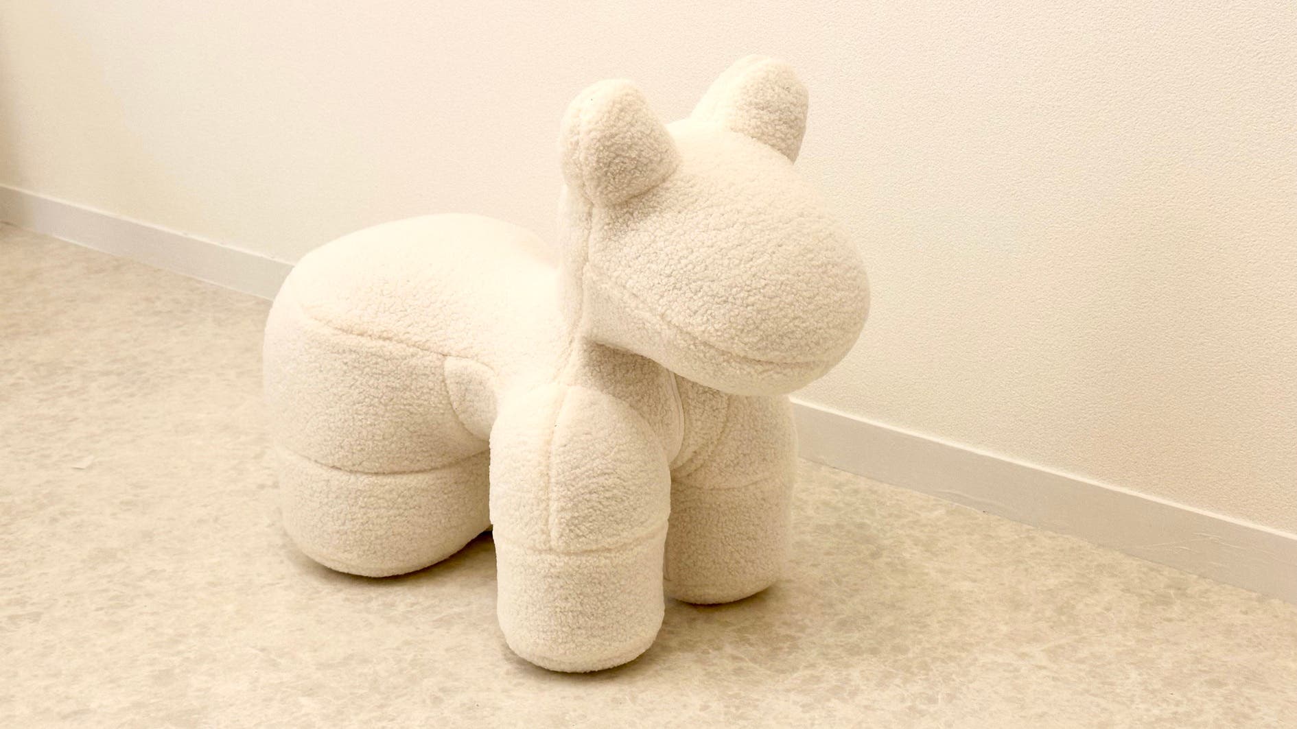 12/1open✨新宿駅徒歩10分🎉最大10名👭24H利用可🕐自然光✨大画面プロジェクターで映画/イベント/デート/女子会の写真3