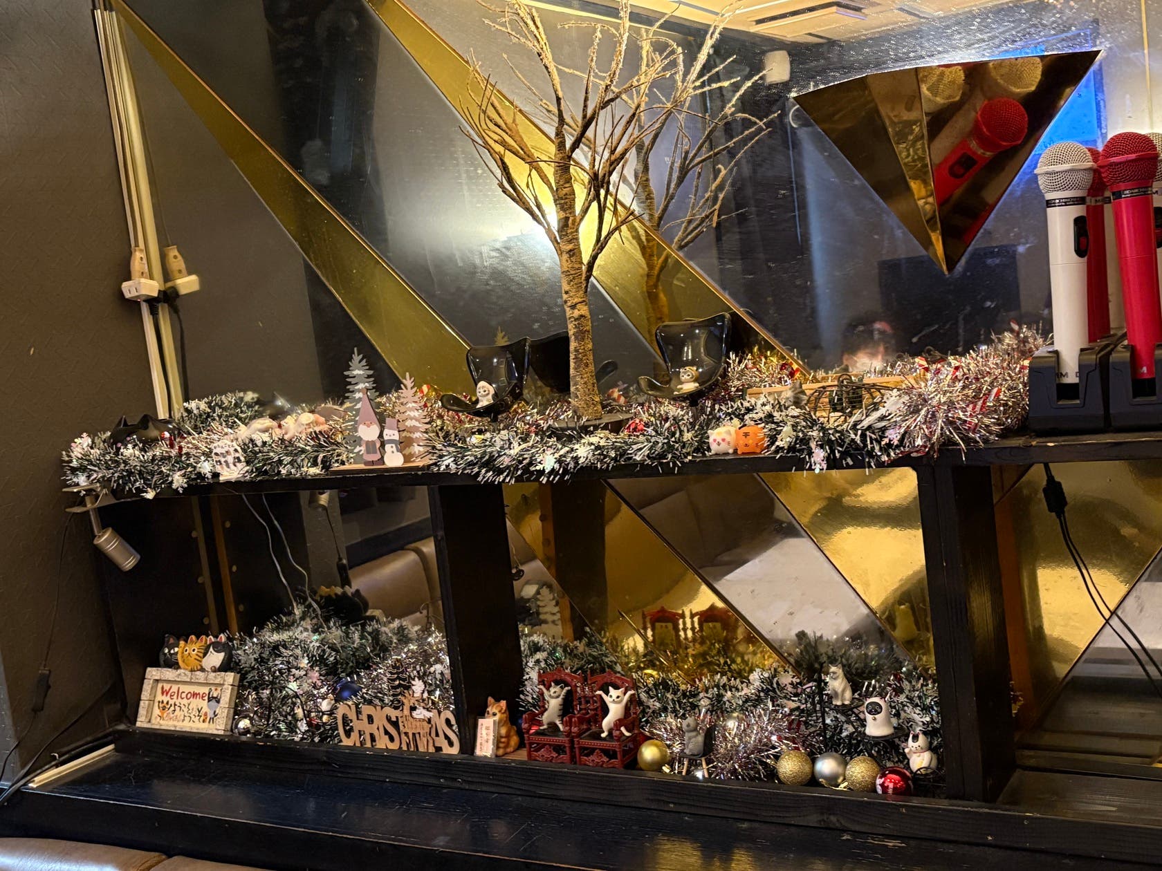 BAR ATHENA【新宿】キッチン・カラオケ・ダーツ・ボードゲーム・マダミス・パーティー・イベント・誕生日会・撮影】の写真1