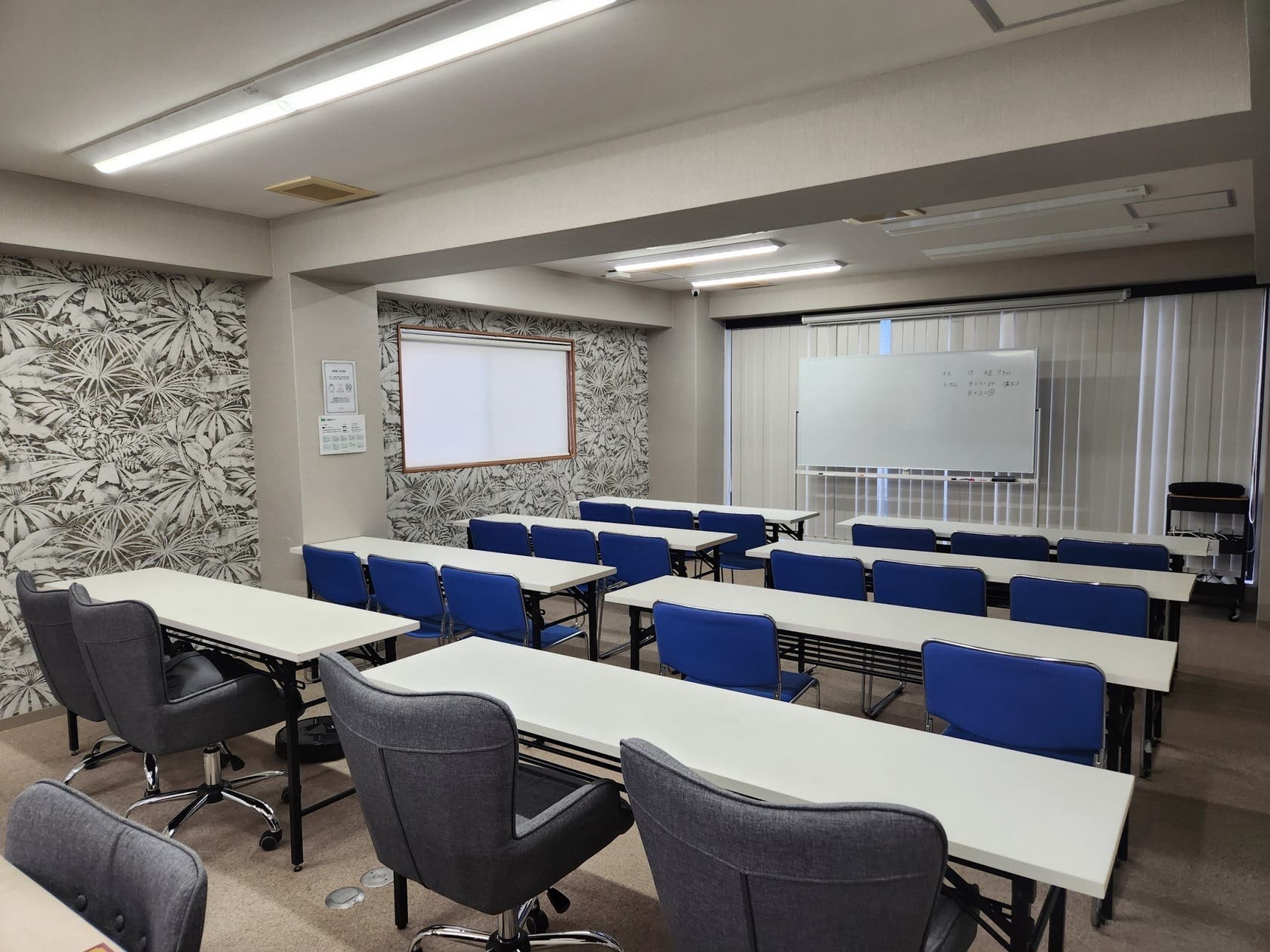 JR神戸駅前２分の60㎡大会議室です。商談会・物販等イベント向けパーティースペース。キッチンあり。の写真2