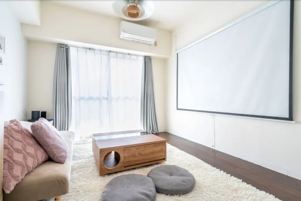 【名古屋駅4分】ホームパーティー🍴推し活📣女子会💞ボドゲ🃏／夜間利用🌟100㌅プロジェクター完備🎥キッチン付き🍳✨の写真1