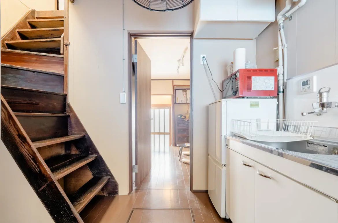 リノベ古民家📷駅1分｜6名・2階建て貸切｜キッチン＆食器完備・女子会や撮影にの写真4