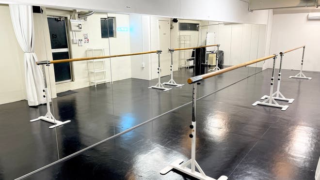 【新中野駅10秒】超駅近|地域最安|44平米|天井高く開放的|10人で余裕|LED照明|WiFi|ヨガマット|バレエバー🩰の写真29