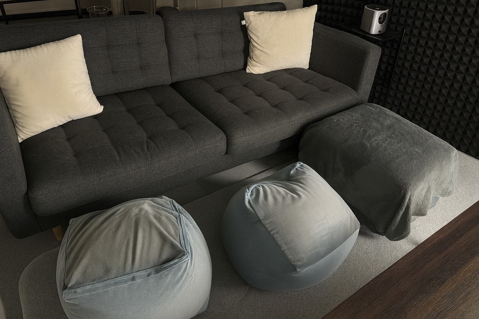 三鷹の隠れ家レンタルスペース。完全貸切で映画もライブも楽しめるシアタールーム。の写真2