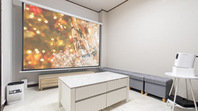 《ルミ南森町》梅田・南森町すぐ商店街の中で楽々♡プロジェクター🎬24時間営業🕐ごみ捨て無料!おうちデート♡女子会♡の写真1