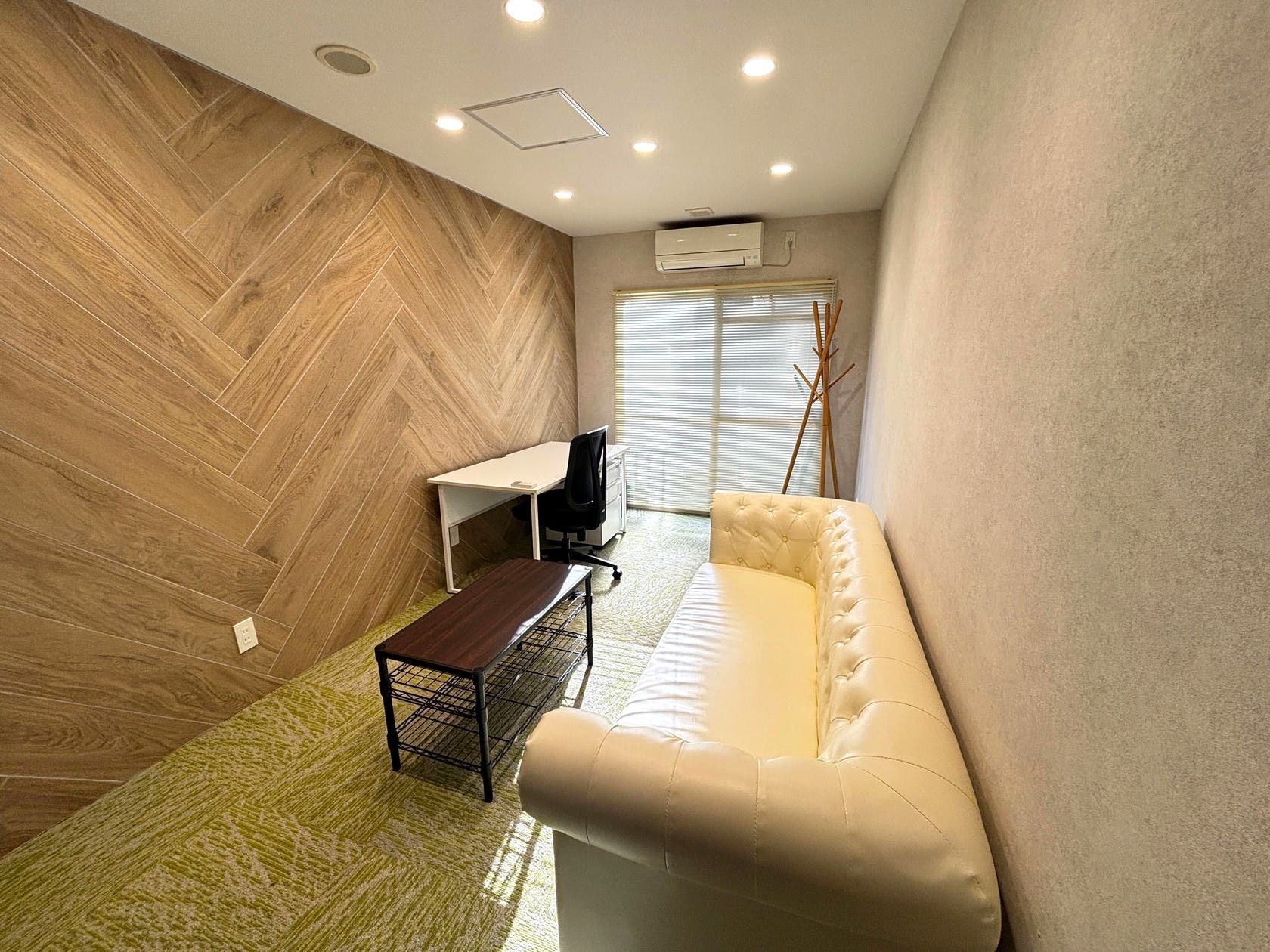 Room4【いつでも快適オフィス】受付スタッフ常駐/ゆったりソファ/最大2名/Wi-Fi完備/の写真2