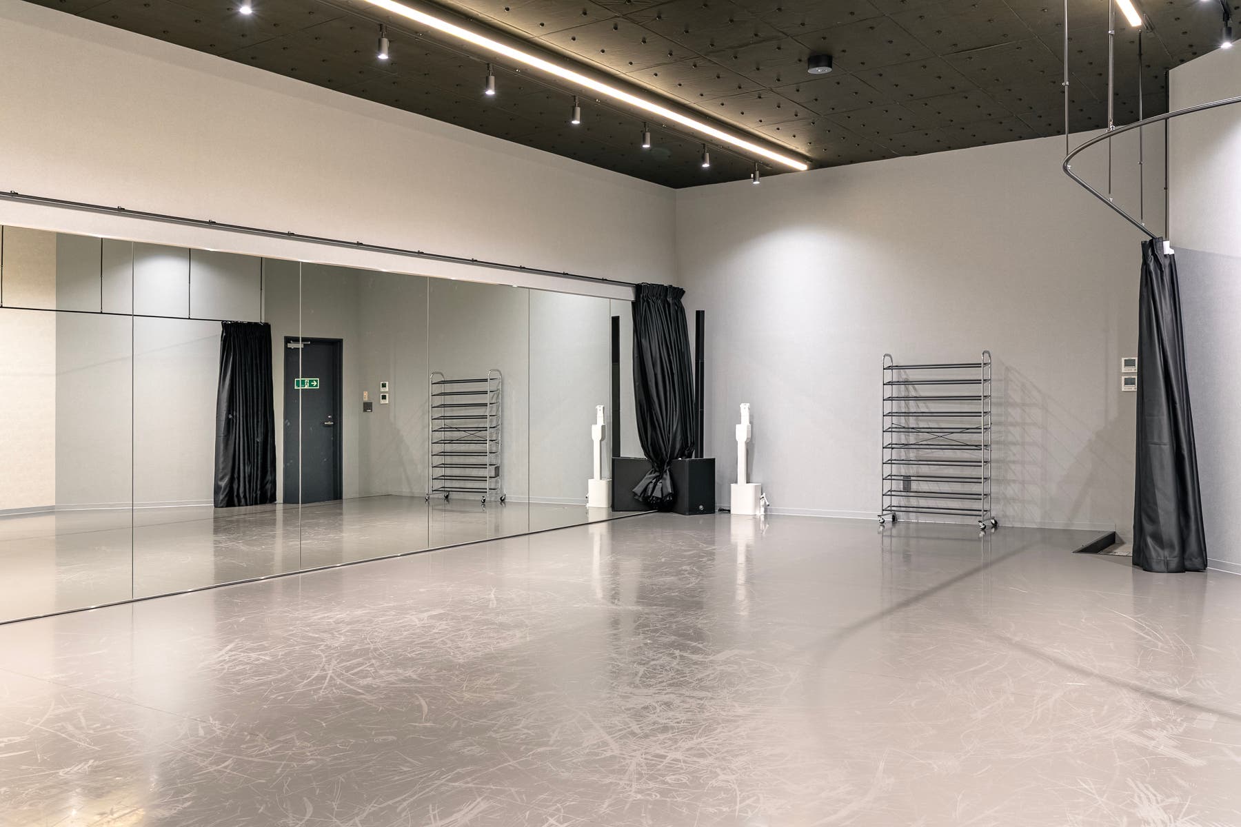 スペモ🕺東新宿駅4分✨70㎡ダンススタジオ🤩稽古🎭オーディション👗レッスン🧘‍♀️707_SpemoDANCE東新宿の写真5