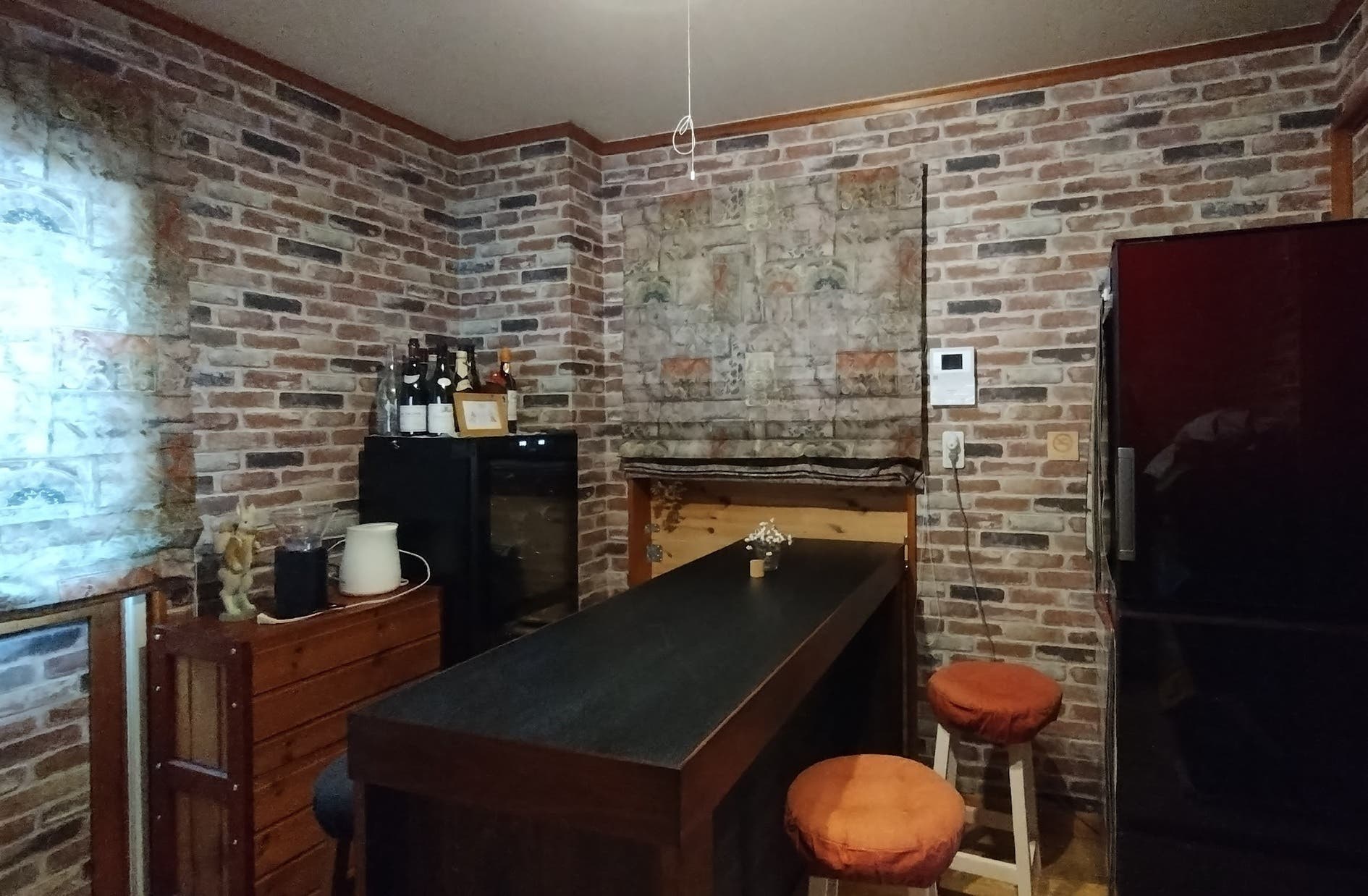 〔新瑞橋駅から徒歩1分〕静かな北欧風一軒家（スウェーデンハウス180m2）の１階リビングの写真7