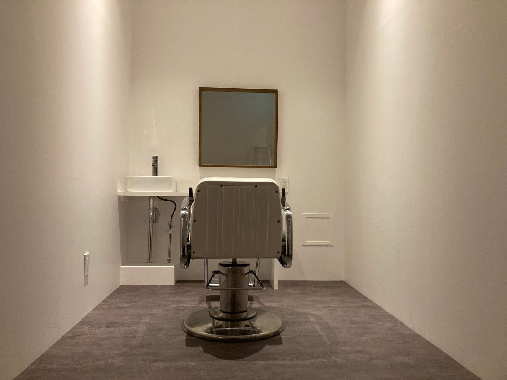 LEFT ROOM 3.7㎡ （ストックスペース）の画像1