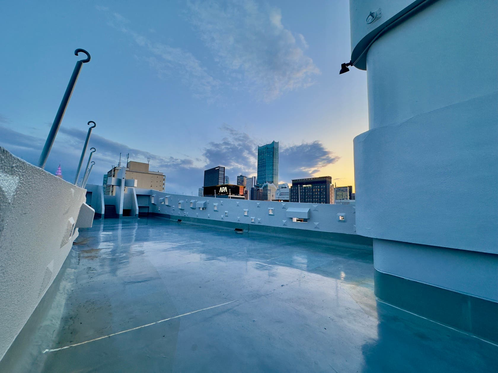 【101+R】新宿・歌舞伎町｜最上階SkyLab付帯の屋上絶景スタジオ｜撮影・配信・SNSの写真2