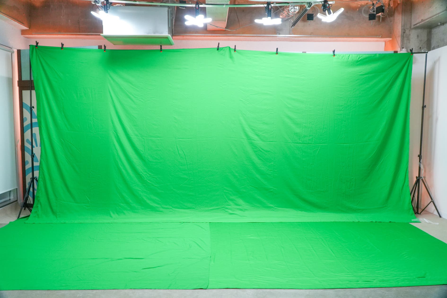 渋谷駅から車で30分！　綾瀬ICから5分　撮影／配信スタジオ（103.3㎡）【大型駐車場完備】の写真8