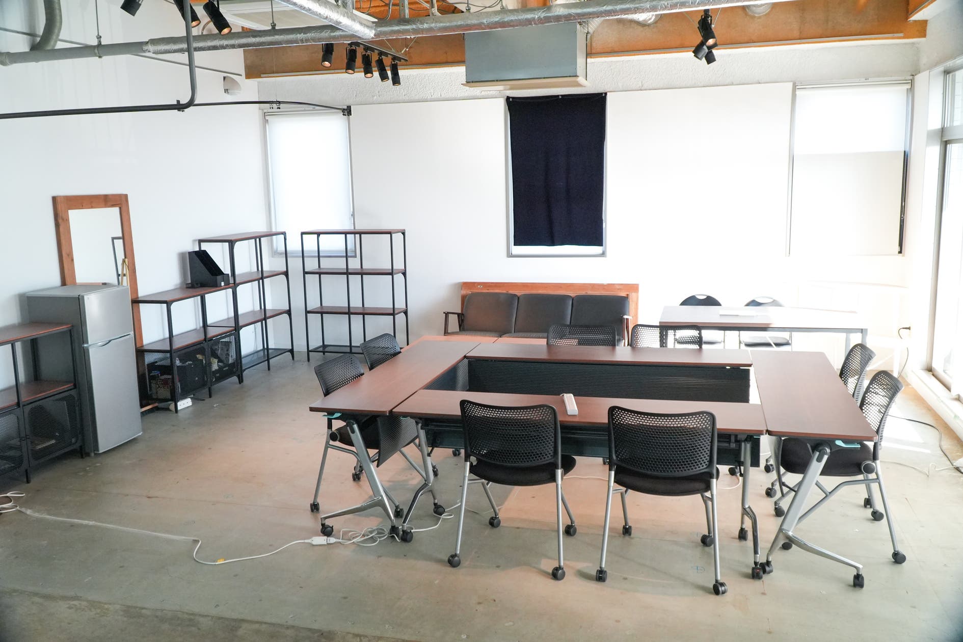 渋谷駅から車で30分！　綾瀬ICから5分　撮影／配信スタジオ（103.3㎡）【大型駐車場完備】の写真9