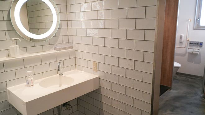 渋谷駅から車で30分! 綾瀬ICから5分 撮影/配信スタジオ(103.3㎡)【大型駐車場完備】の写真13