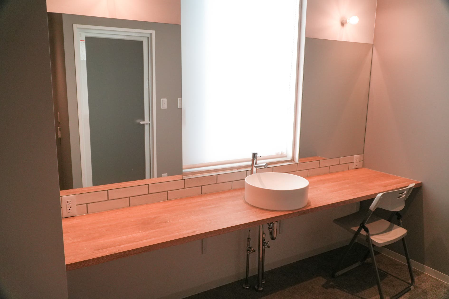 渋谷駅から車で30分！　綾瀬ICから5分　撮影／配信スタジオ（103.3㎡）【大型駐車場完備】の写真4