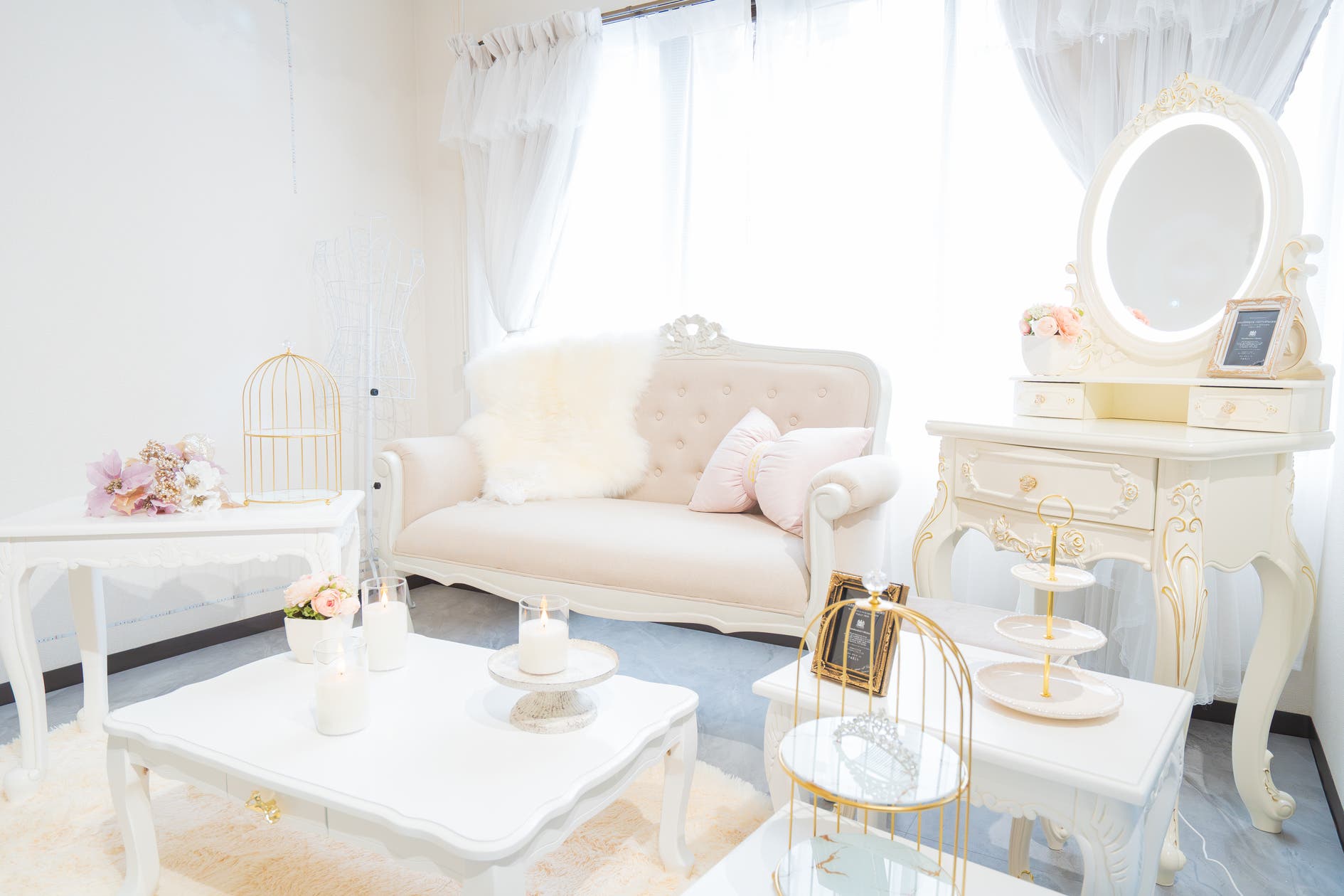 NEW OPEN特価🉐【推し活に最適】姫系ロココ調🎀小さな推しフォトルーム｜横浜駅近｜コスプレ｜推し活｜誕生祭の写真2