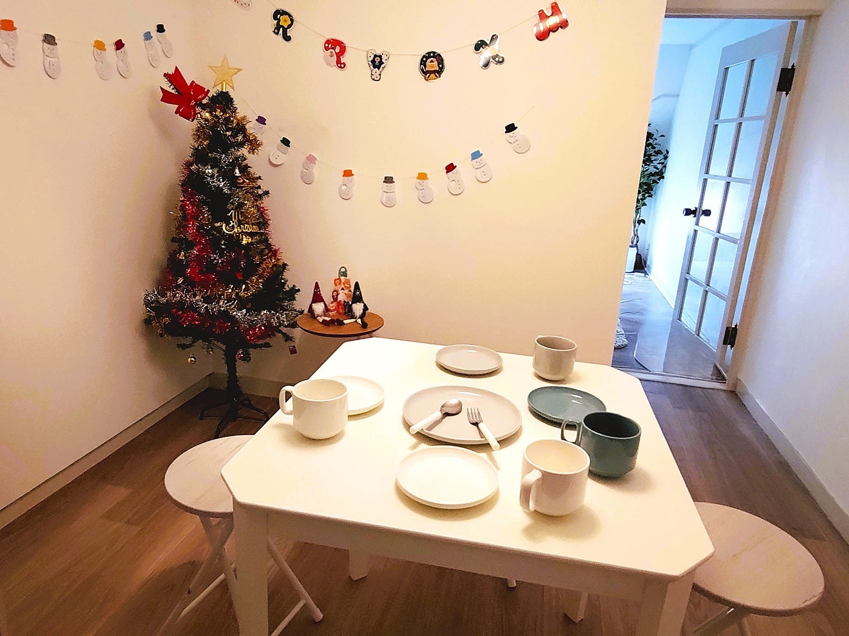 【元町駅すぐ😄快適くつろぎ空間】クリスマス🎮🎲ボドゲ多数TVゲーム＆動画視聴🍺鍋タコパ🍳ＤK付【ゴミ箱利用可】の写真5