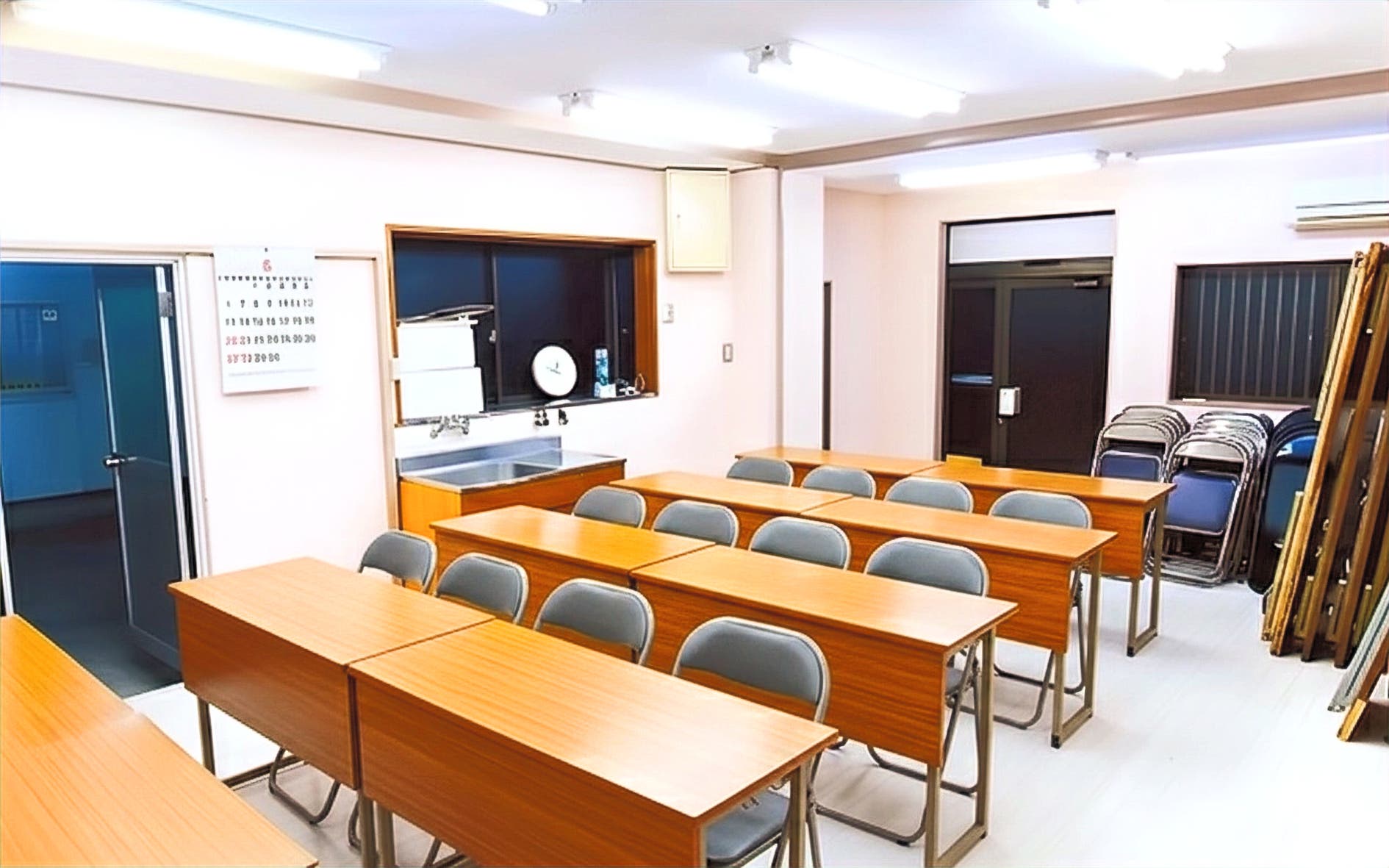 【土日限定】駅チカ4分！最大22名収容の「週末貸切」セミナールーム 🏢✨の写真1