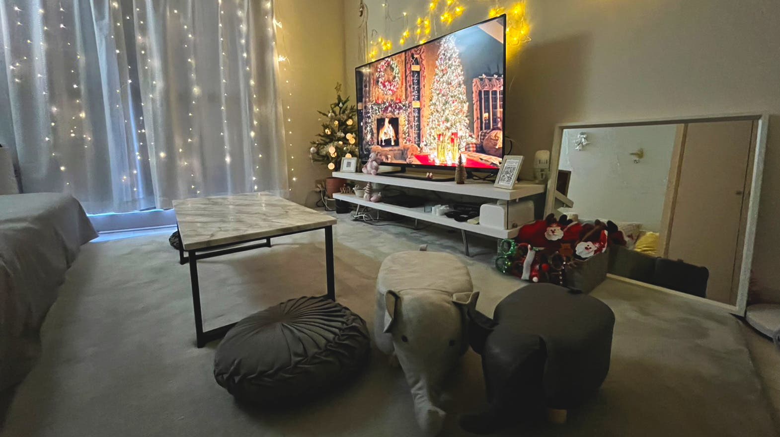 【冬限定】クリスマス装飾🎄VOD見放題🎬 大人くつろぎのプライベートシアター✨ 最大4名｜55型大型TV📺の写真3