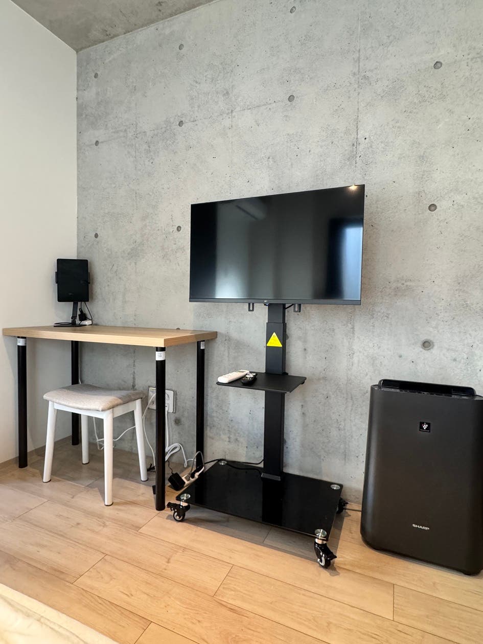 【南馬込】新築1LDK｜コンクリ×ミニマル空間で撮影・配信・デートに使えるの写真2