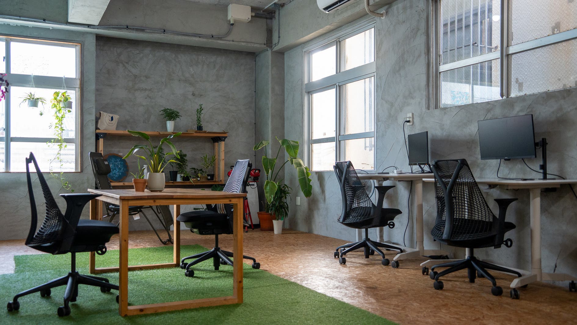 コザ商店街の中心・イベント／収録／制作に使える多機能スペース｜KOZA BASECAMPの写真2