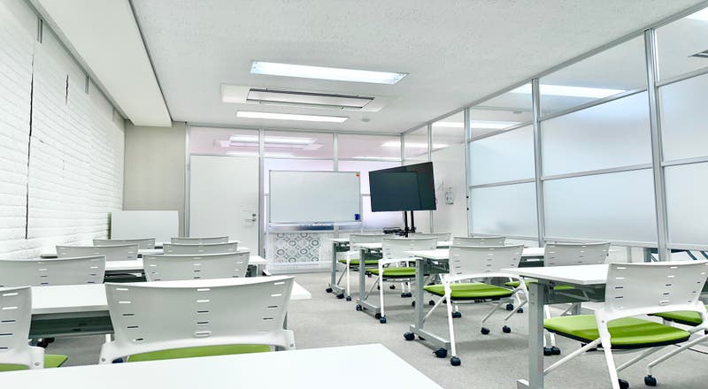 【名古屋駅１番出口徒歩3分】最大20名★会議やセミナーなど幅広く利用可！Wi-Fi,備品無料！モニターやホワイトボードあり！