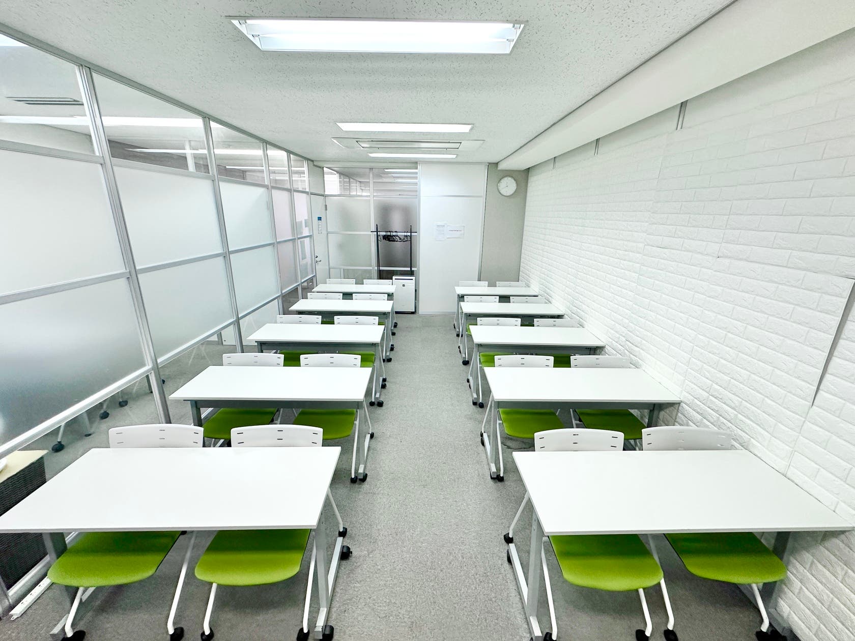 【名古屋駅１番出口徒歩3分】最大20名★会議やセミナーなど幅広く利用可！Wi-Fi,備品無料！の写真5