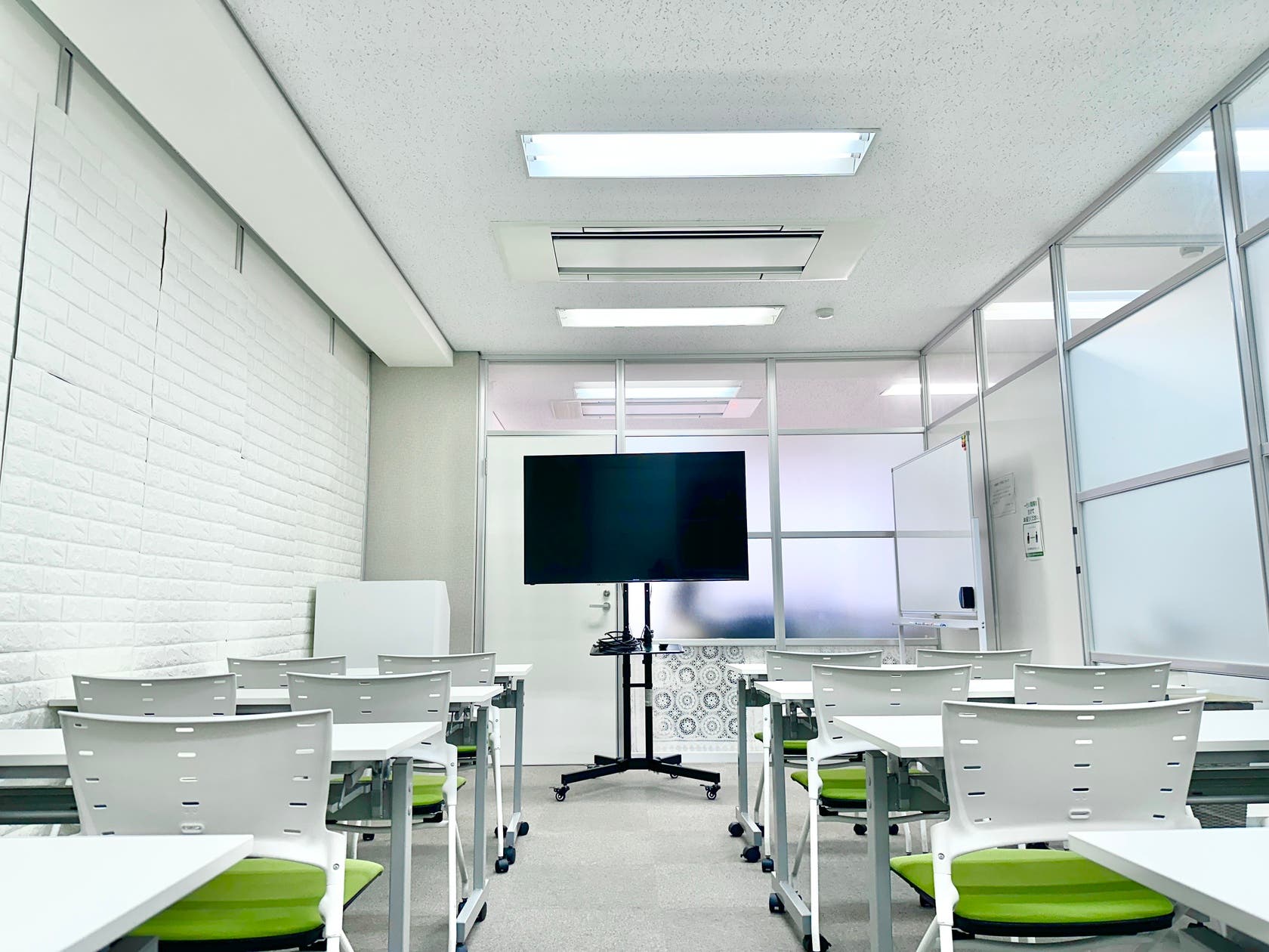 【名古屋駅１番出口徒歩3分】最大20名★会議やセミナーなど幅広く利用可！Wi-Fi,備品無料！の写真3