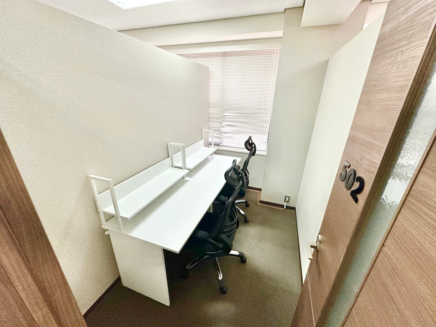 【名古屋駅1番出口より徒歩3分】1～2名★個室で人目を気にせず集中して作業・仕事・学習に最適！Wi-Fi無料！時間貸の写真7