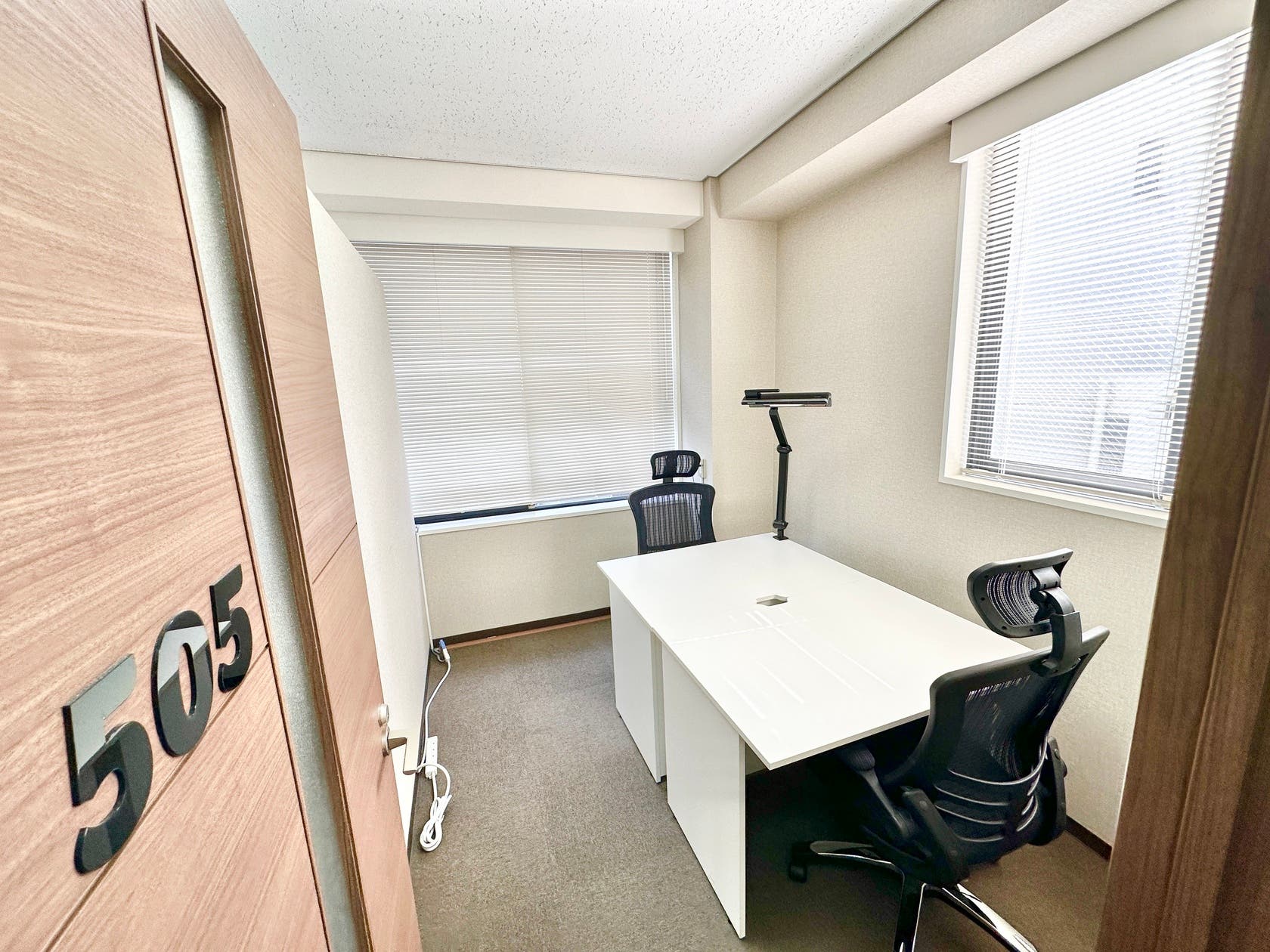 【名古屋駅1番出口より徒歩3分】1～2名★個室で人目を気にせず集中して作業・仕事・学習に最適！Wi-Fi無料！時間貸の写真10