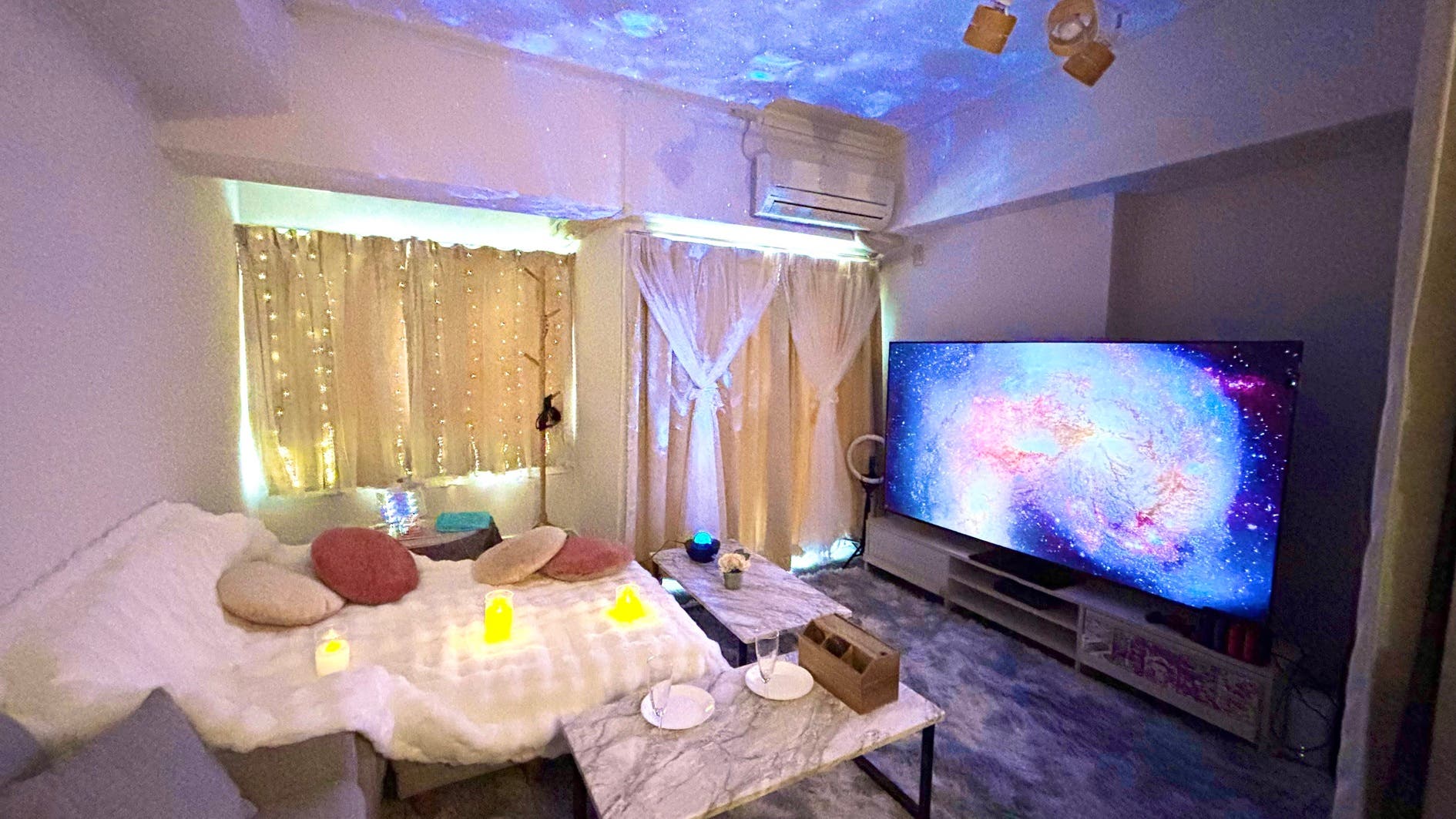 新大阪駅すぐ／24時間利用可／室内防犯カメラ無し／75インチドデカTV📺ドルビー音質♬　映画🎞️押し活💛の写真2