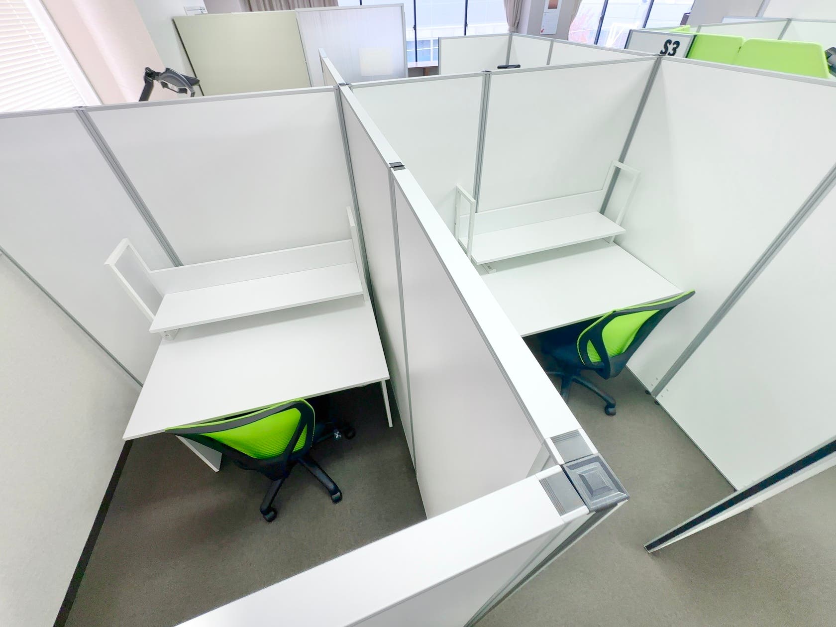 【名古屋駅1番出口より徒歩3分】1～2名★仕切られたスペースで人目を気にせず集中して作業・仕事・学習に最適！WiFi無料！時間貸の写真7