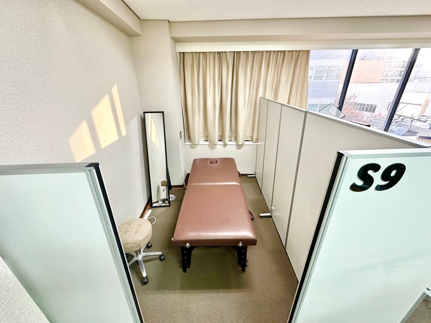 【名古屋駅１番出口徒歩3分】★整体・カイロ・マッサージOK！ベッド付き簡易施術スペースの写真5