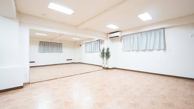 【🆕オープン30%割実施中✨】高円寺徒歩7分✨最大15人広々スタジオでダンス/ヨガ/舞台など グループ利用に最適/撮影OK!の写真2