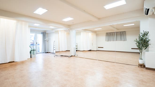 【🆕オープン30%割実施中✨】高円寺徒歩7分✨最大15人広々スタジオでダンス/ヨガ/舞台など グループ利用に最適/撮影OK!の写真3