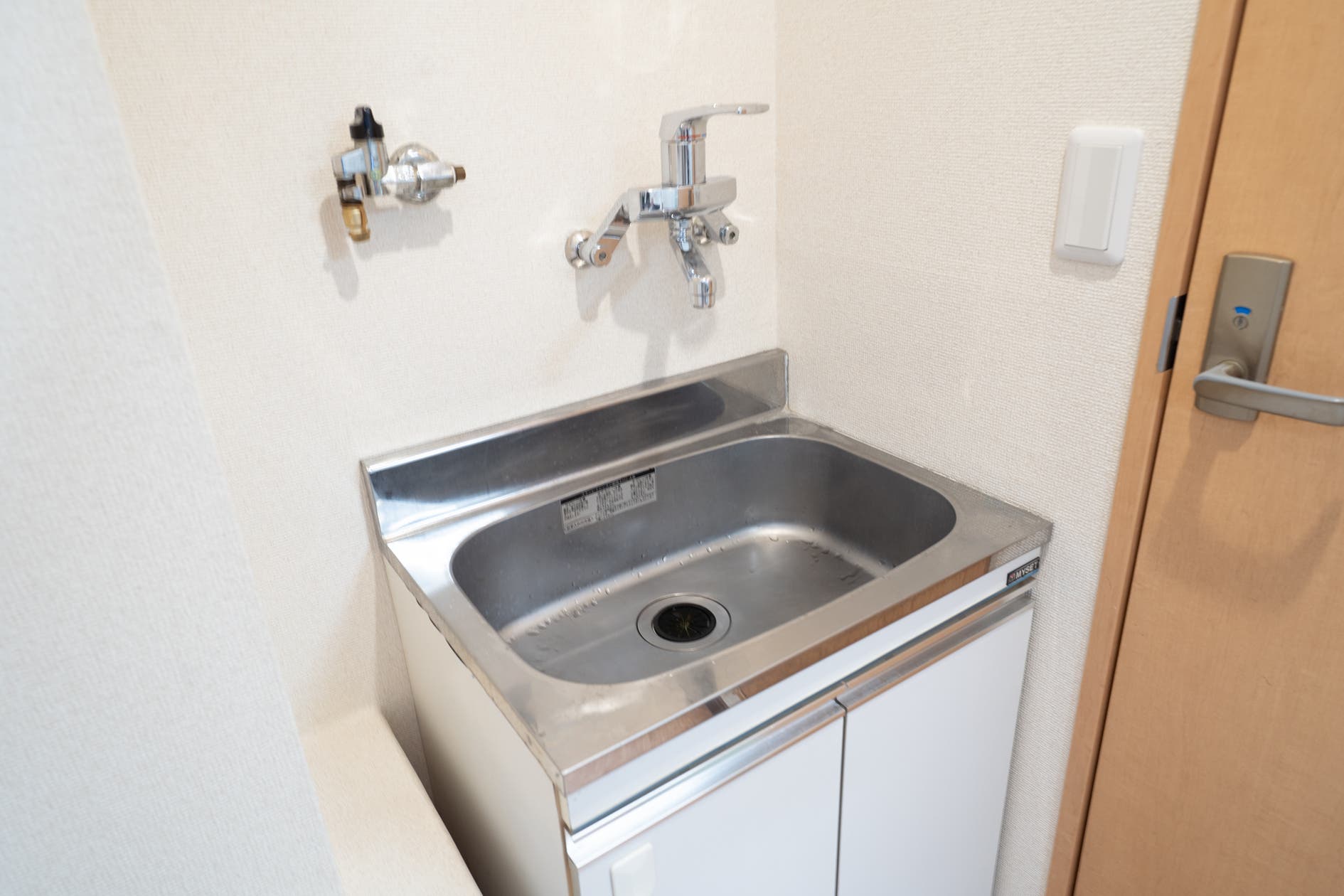 【🆕オープン30%割実施中✨】高円寺徒歩7分✨最大15人広々スタジオでダンス/ヨガ/舞台など　グループ利用に最適/撮影OK！の写真30