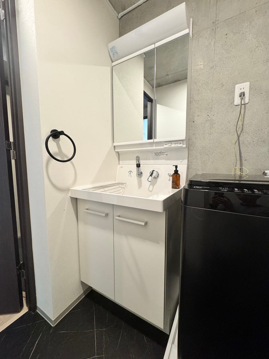 【南馬込】新築1LDK｜コンクリ×ミニマル空間で撮影・配信・デートに使えるの写真3